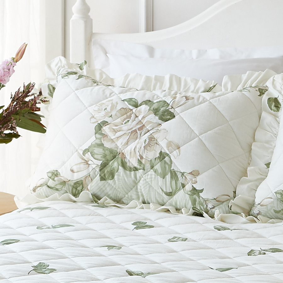 Fresh Magnolia Bedspread - Innovations